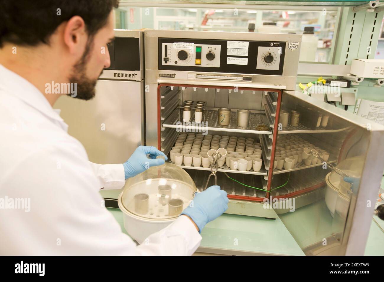 Determination of fat, animal nutrition, Laboratory of Agri ...