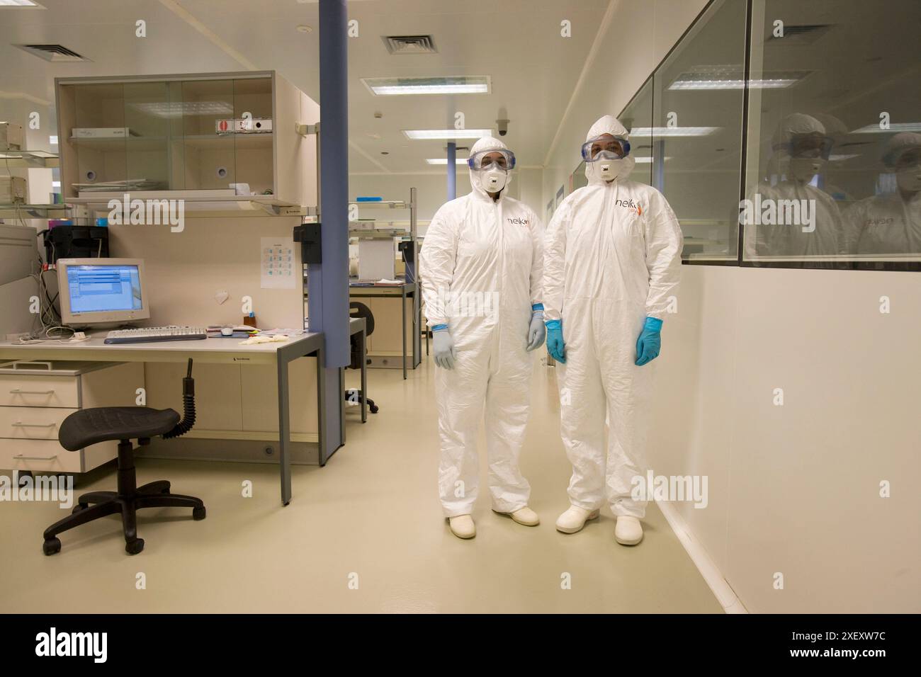 Mad cow disease and avian flu research team, Laboratory of Bio-Safety ...