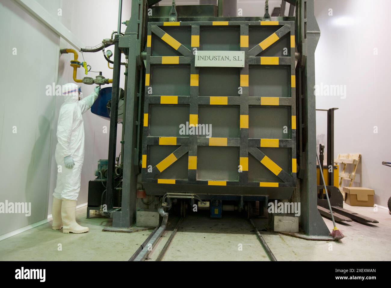 Incinerator, Laboratory of Bio-Safety Level P3, Departamento de ...