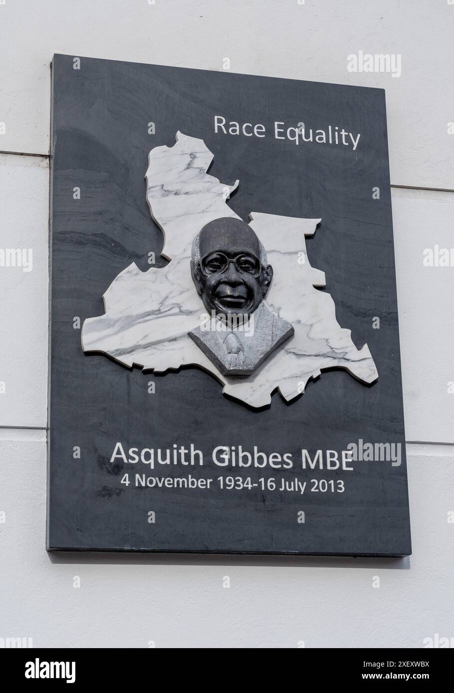 Plaque in memory of Asquith Gibbes MBE, campaigner for racial equality ...