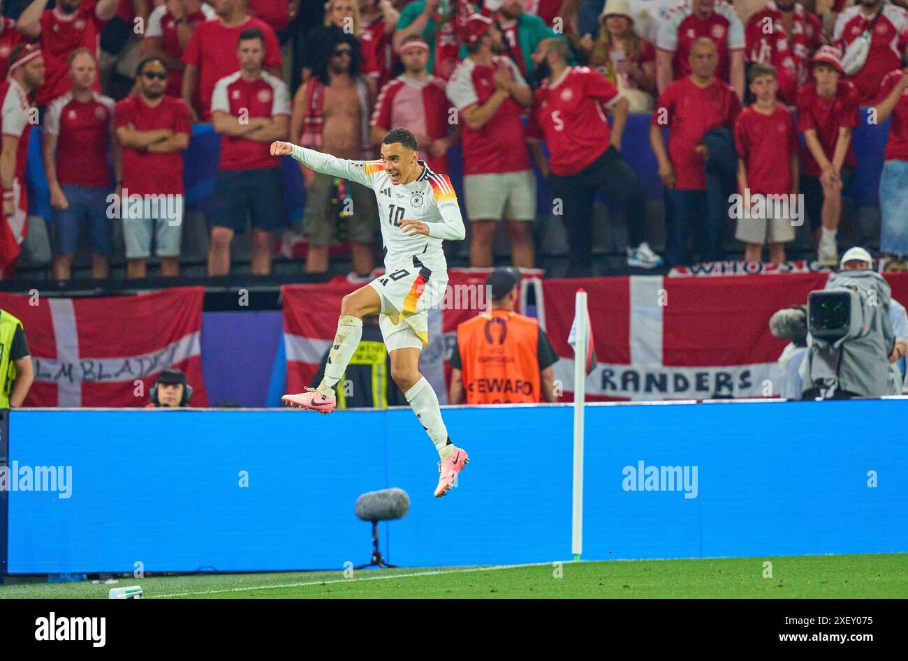 Jamal Musiala, DFB 10 scores, shoots goal , Tor, Treffer, Torschuss, 2 ...