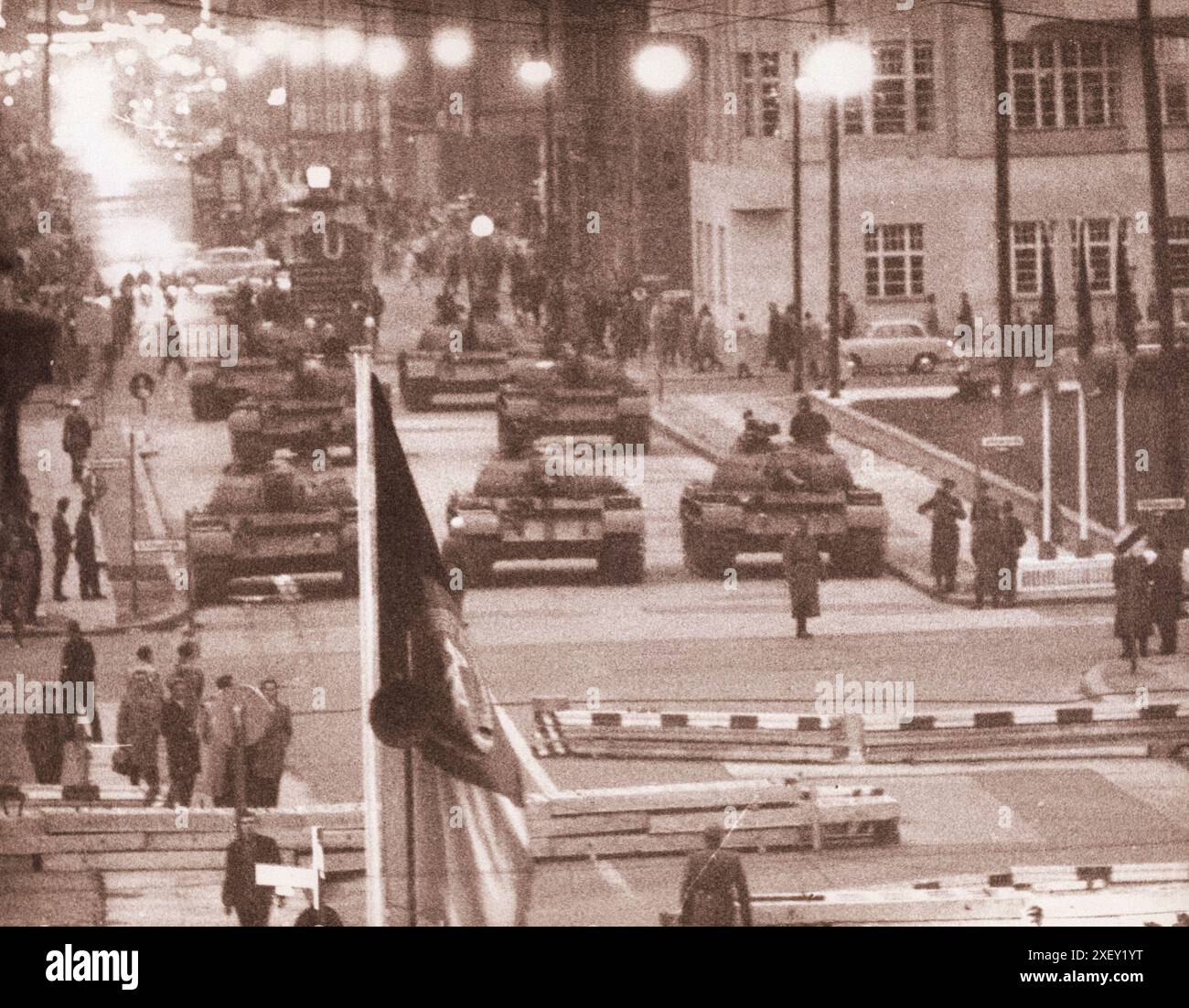Berlin Crisis of 1961: Building the Wall Soviet Tanks at Berlin's "Hot ...