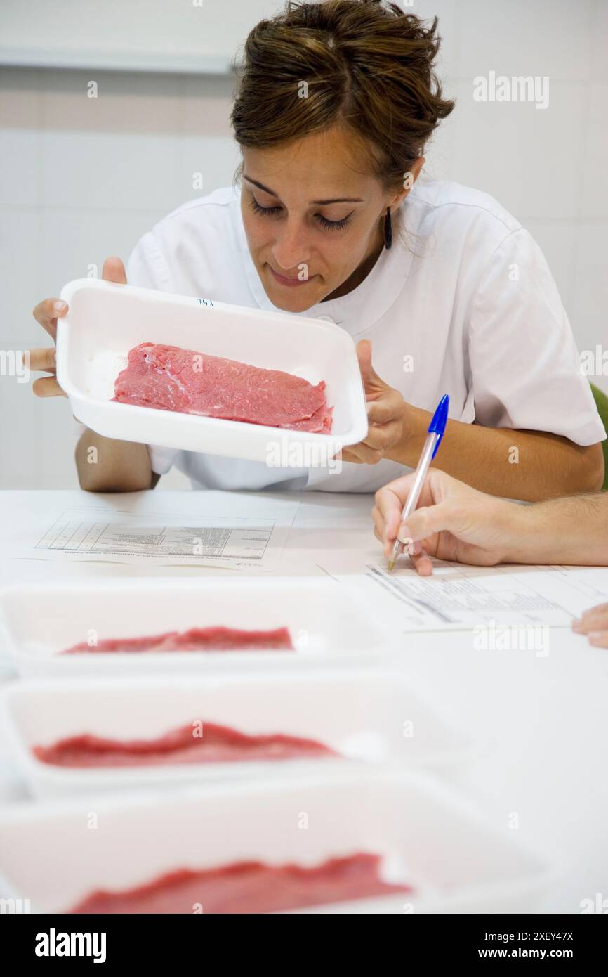 Sensor Laboratory. Sensor analysis. Meat products taste. AZTI-Tecnalia ...