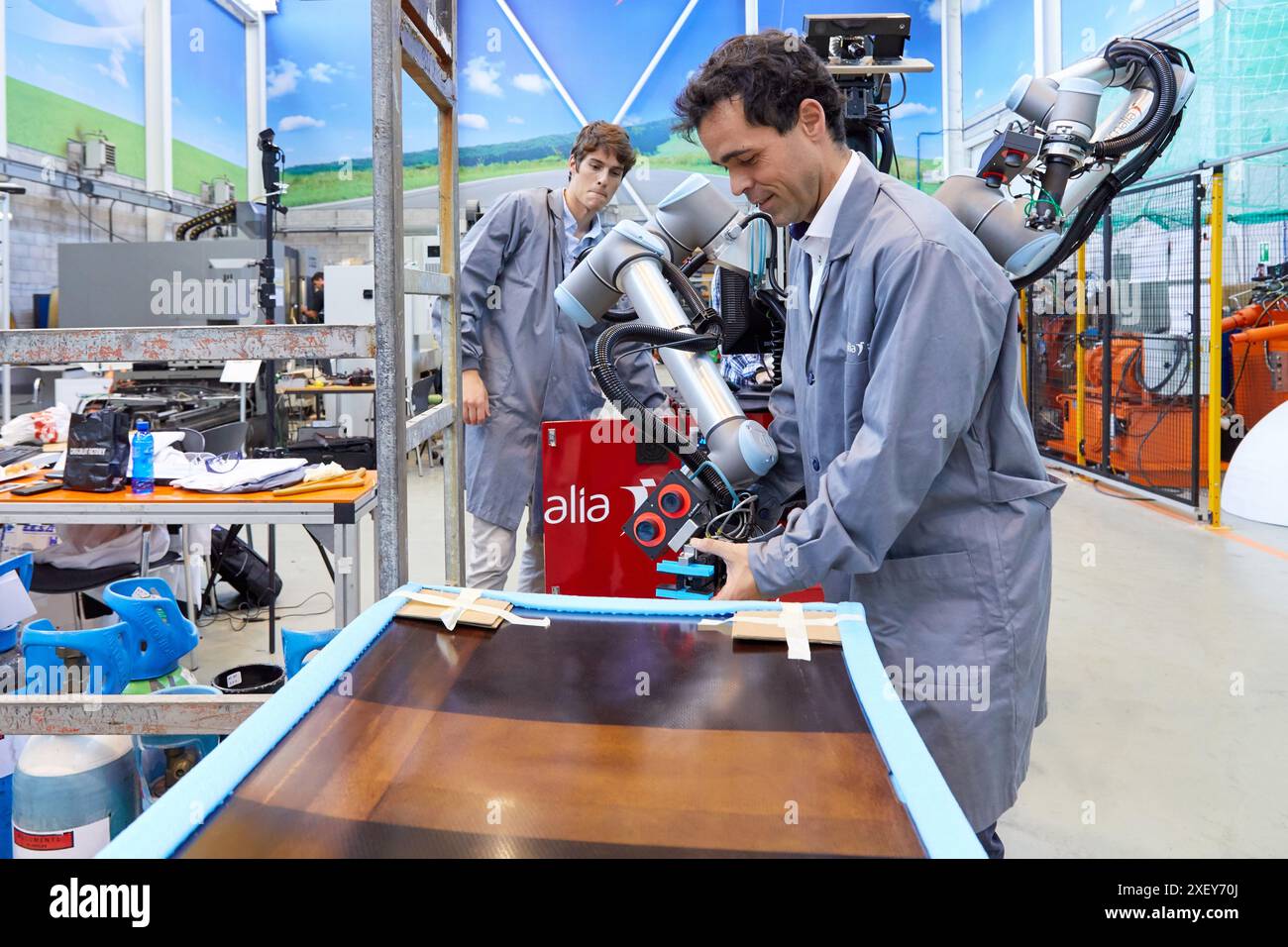 Use of flexible robotics in industrial manufacturing processes, Mobile ...