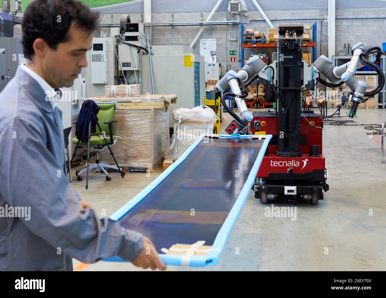 Use of flexible robotics in industrial manufacturing processes, Mobile ...