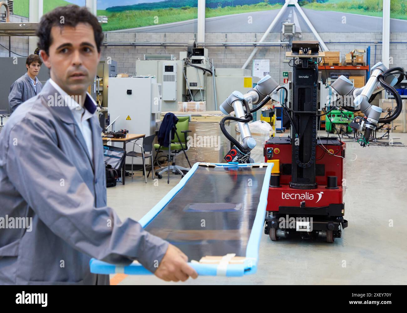 Use of flexible robotics in industrial manufacturing processes, Mobile ...