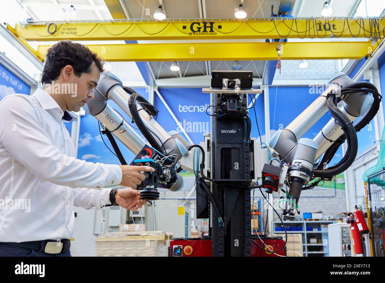 Use of flexible robotics in industrial manufacturing processes, Mobile ...