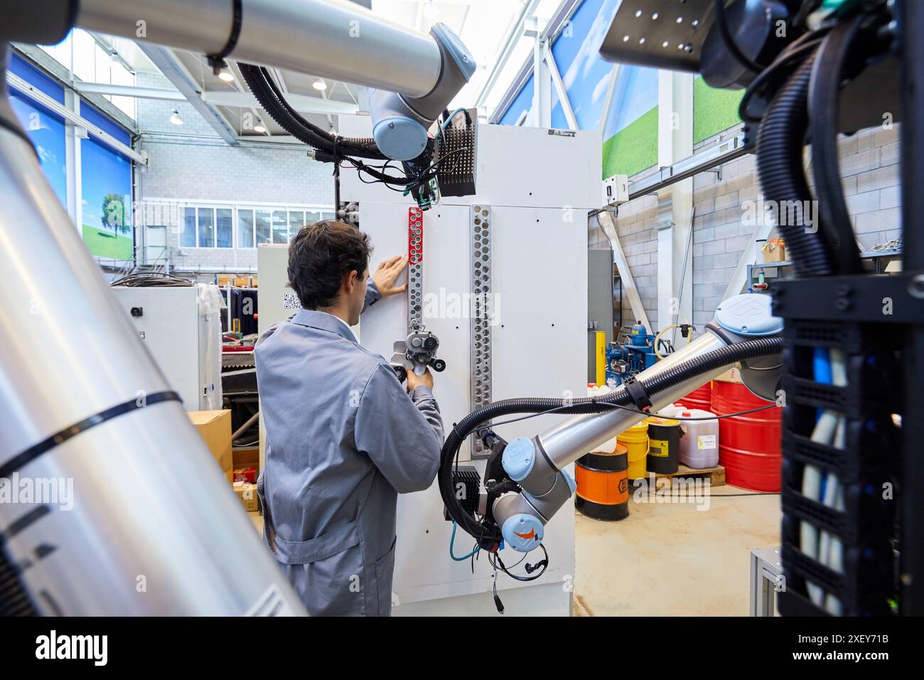 Use of flexible robotics in industrial manufacturing processes, Mobile ...