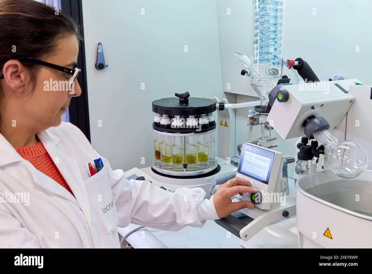 Researcher, Multi-evaporator, Solvent Separation, Gas Showcase ...