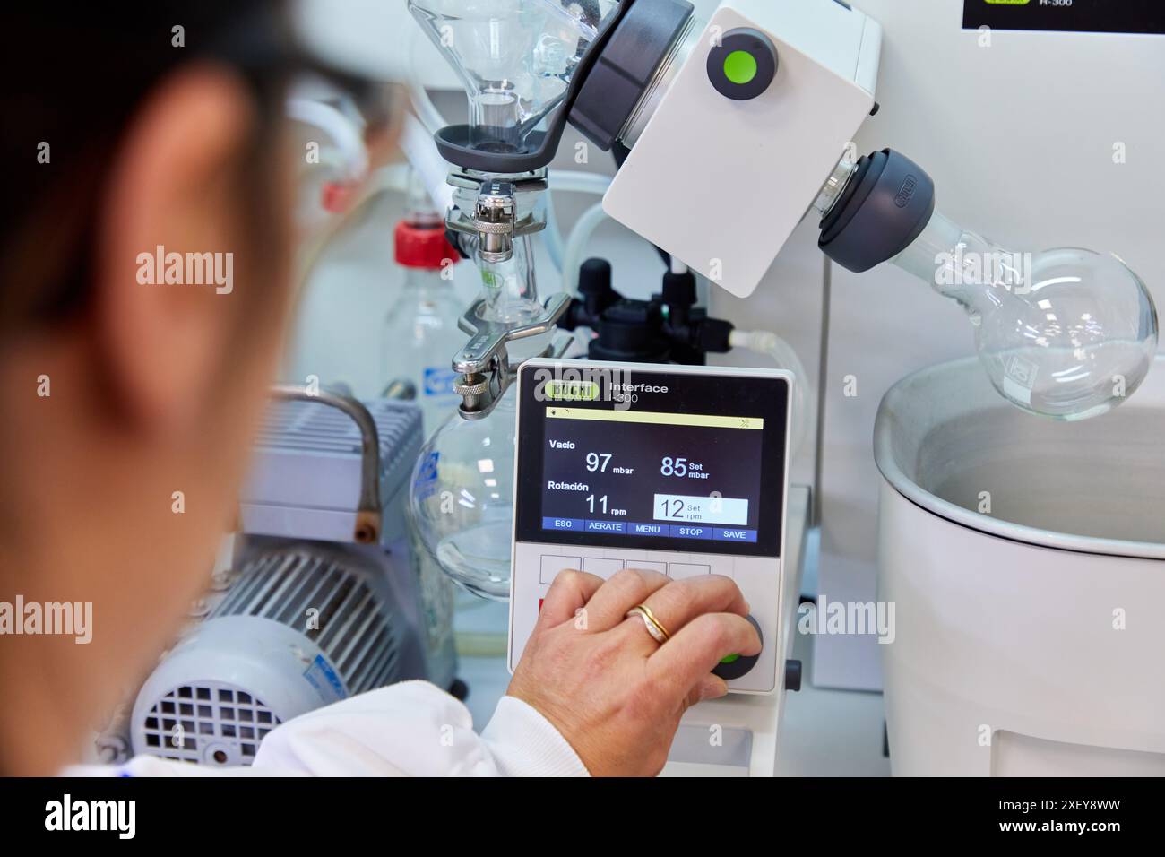 Researcher, Multi-evaporator, Solvent Separation, Gas Showcase ...