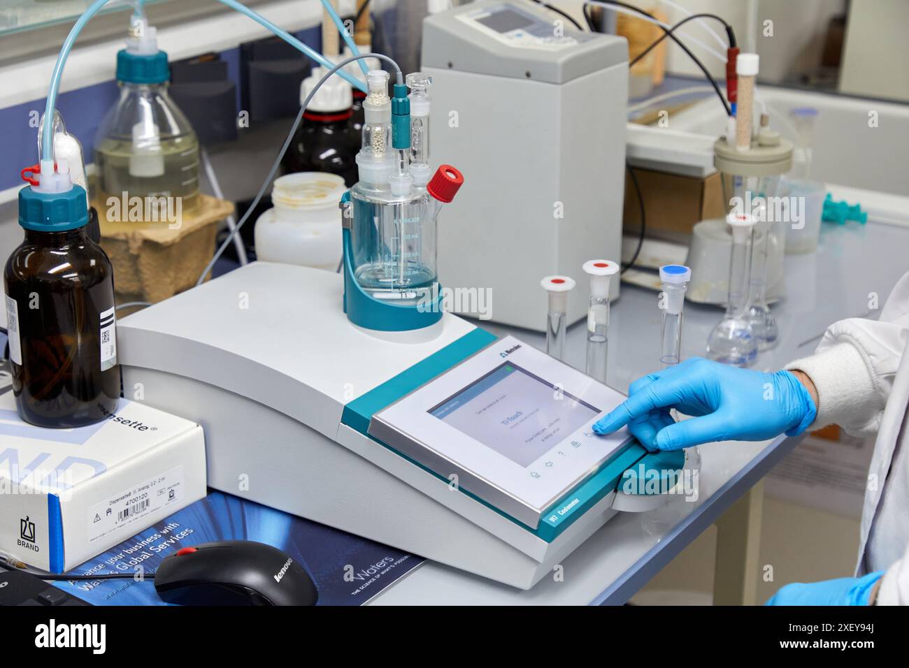 Coulometer with generator electrode without diaphragm Stock Photo - Alamy