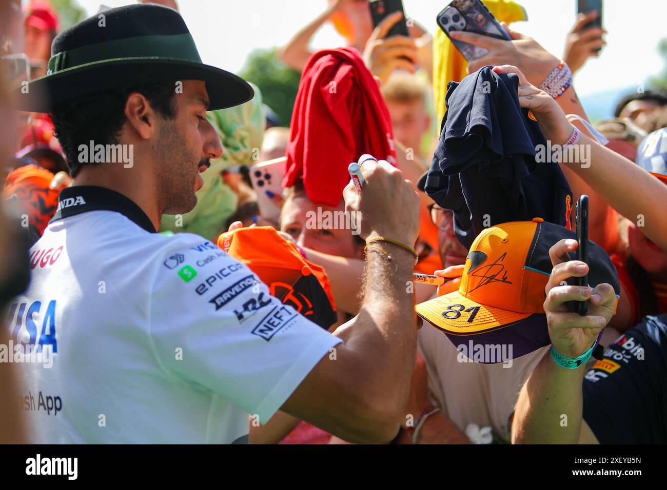 Daniel Ricciardo (AUS) - Visa Cash App RB F1 Team - RB VCARB01 - Honda ...