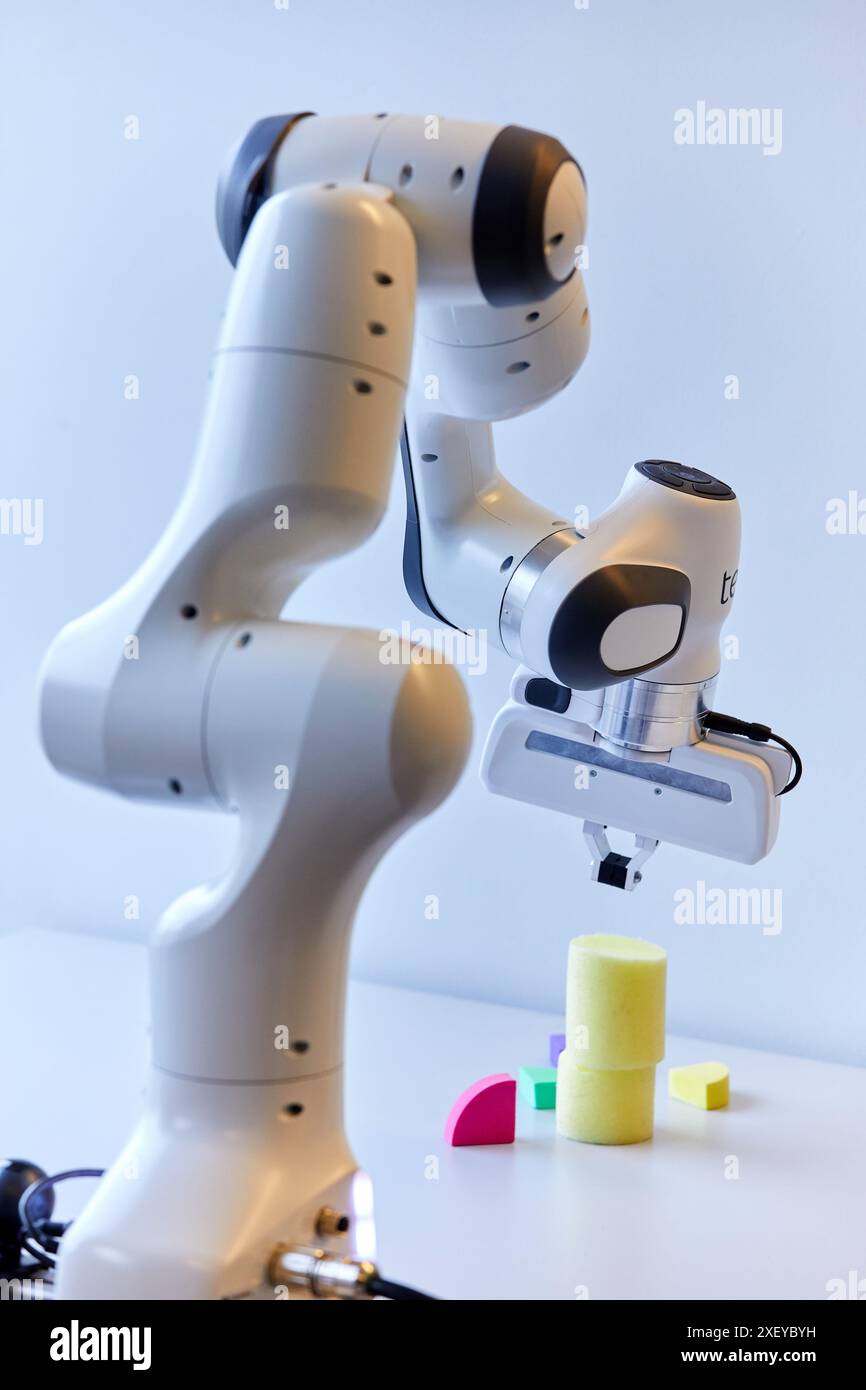 Teleoperation hi-res stock photography and images - Alamy