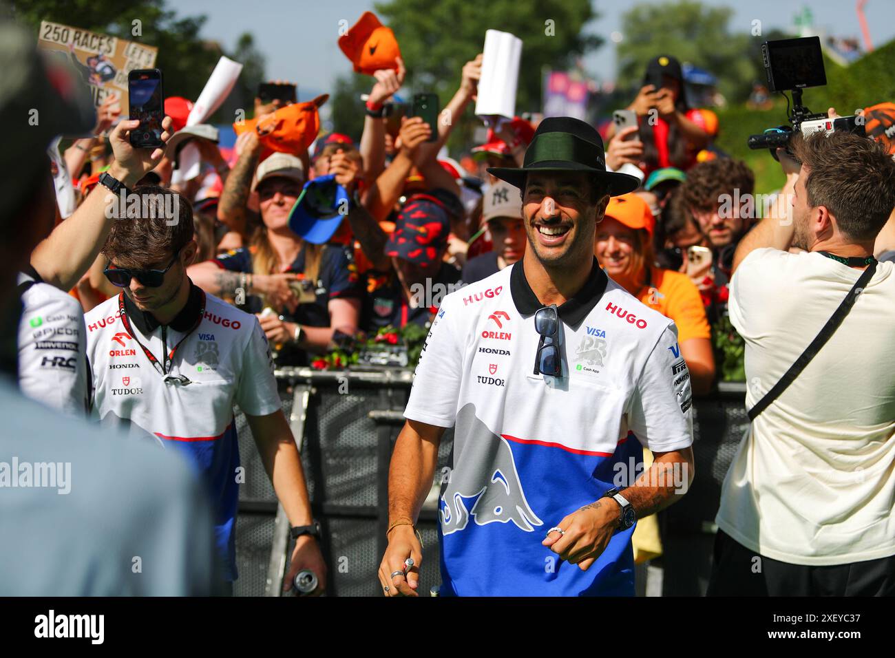 Daniel Ricciardo (AUS) - Visa Cash App RB F1 Team - RB VCARB01 - Honda ...