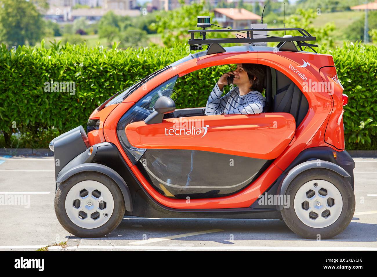 Twizzy, electric vehicle, Researchers work in two electric cars, the ...