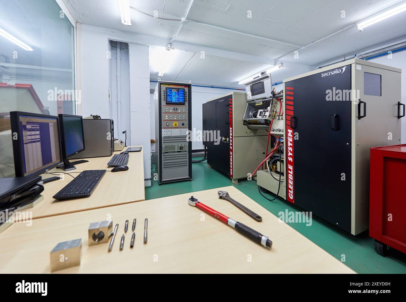 Gleeble hi-res stock photography and images - Alamy