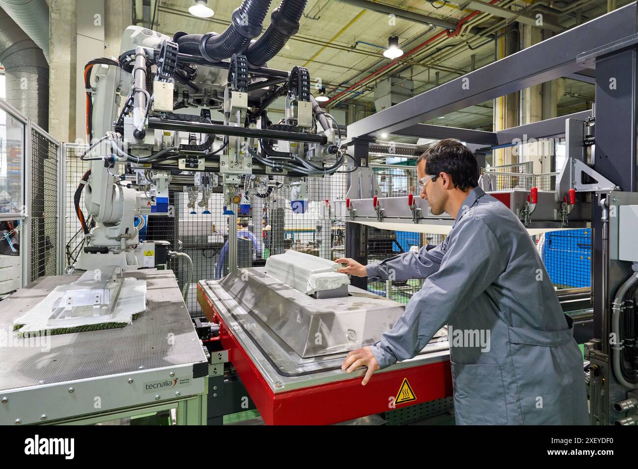 LowFlip cell, cell of automatic manufacturing of components in ...