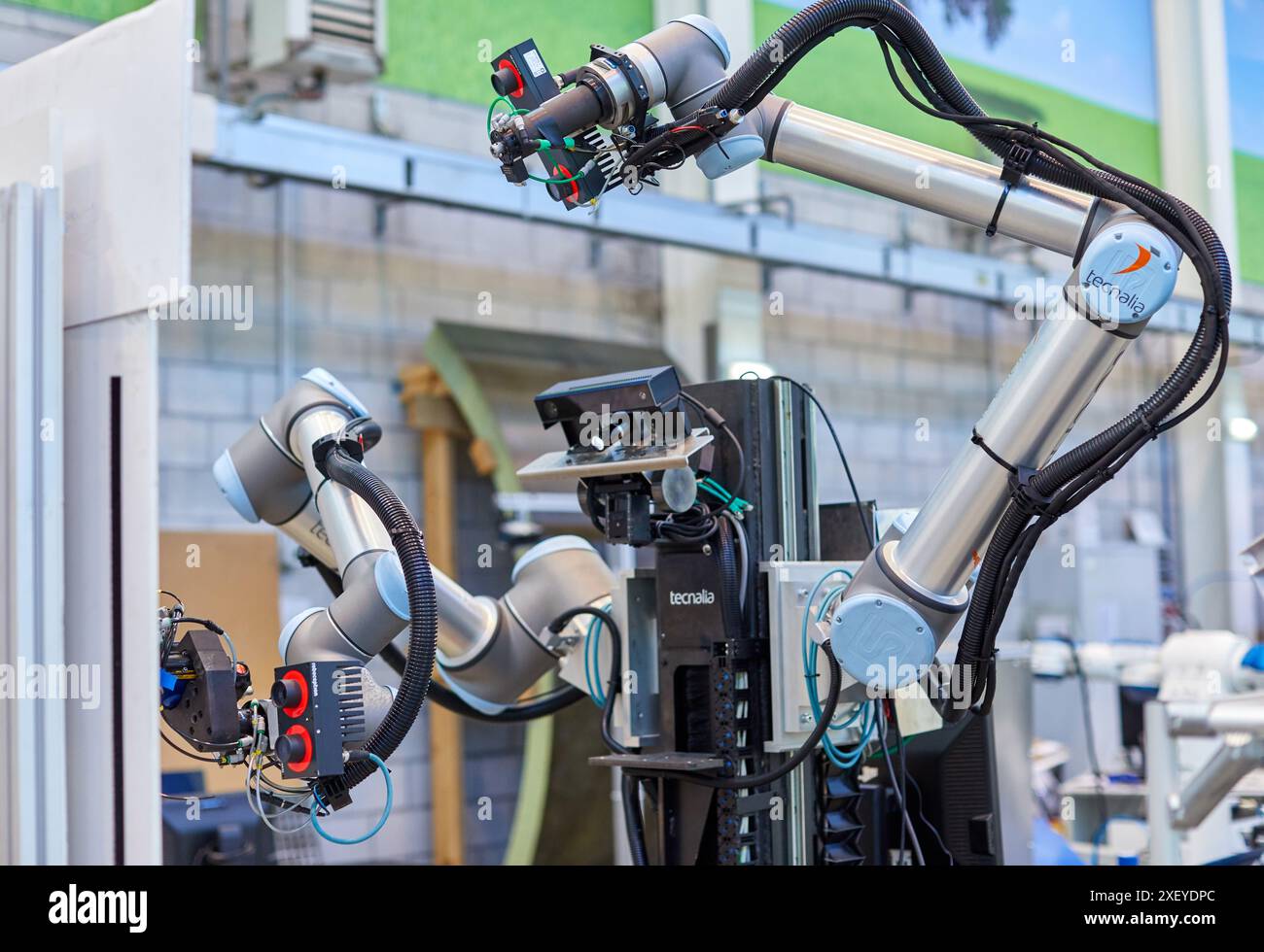 Use of flexible robotics in industrial manufacturing processes, Mobile ...