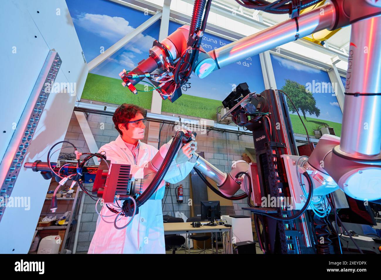 Use of flexible robotics in industrial manufacturing processes, Mobile ...