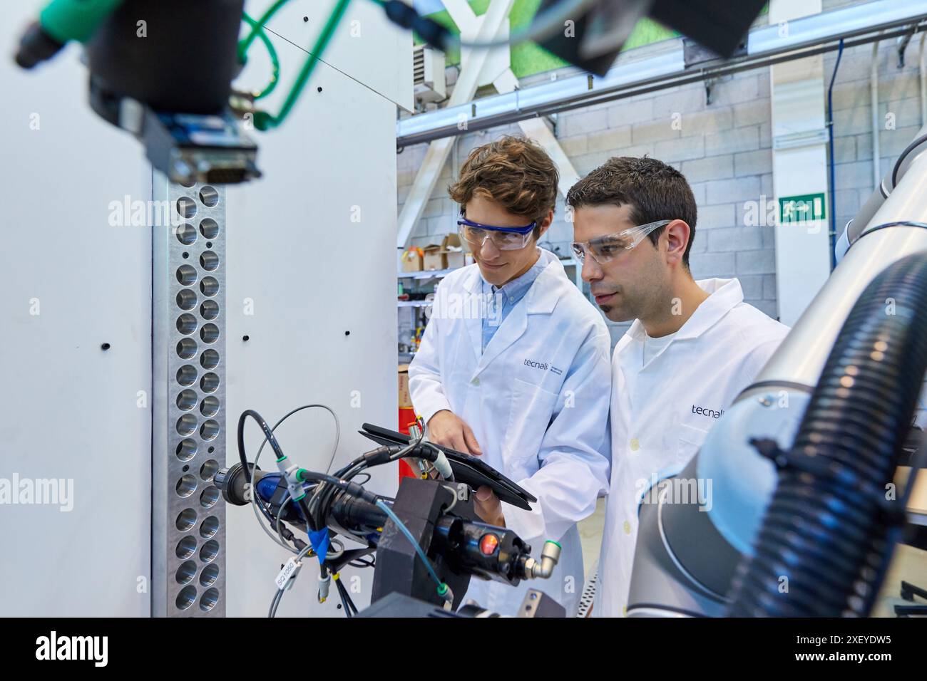 Use of flexible robotics in industrial manufacturing processes, Mobile ...