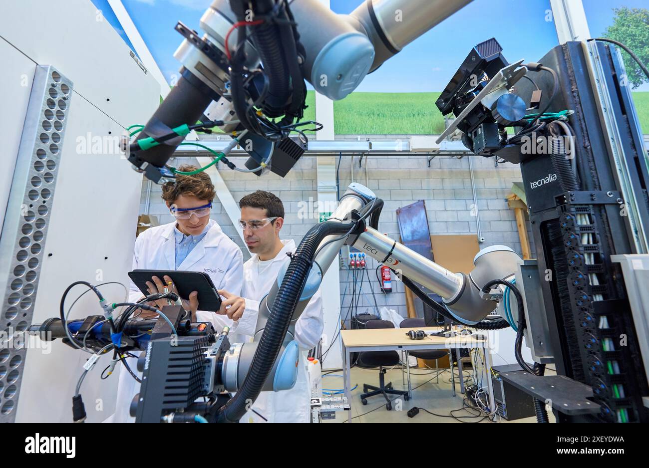 Use of flexible robotics in industrial manufacturing processes, Mobile ...