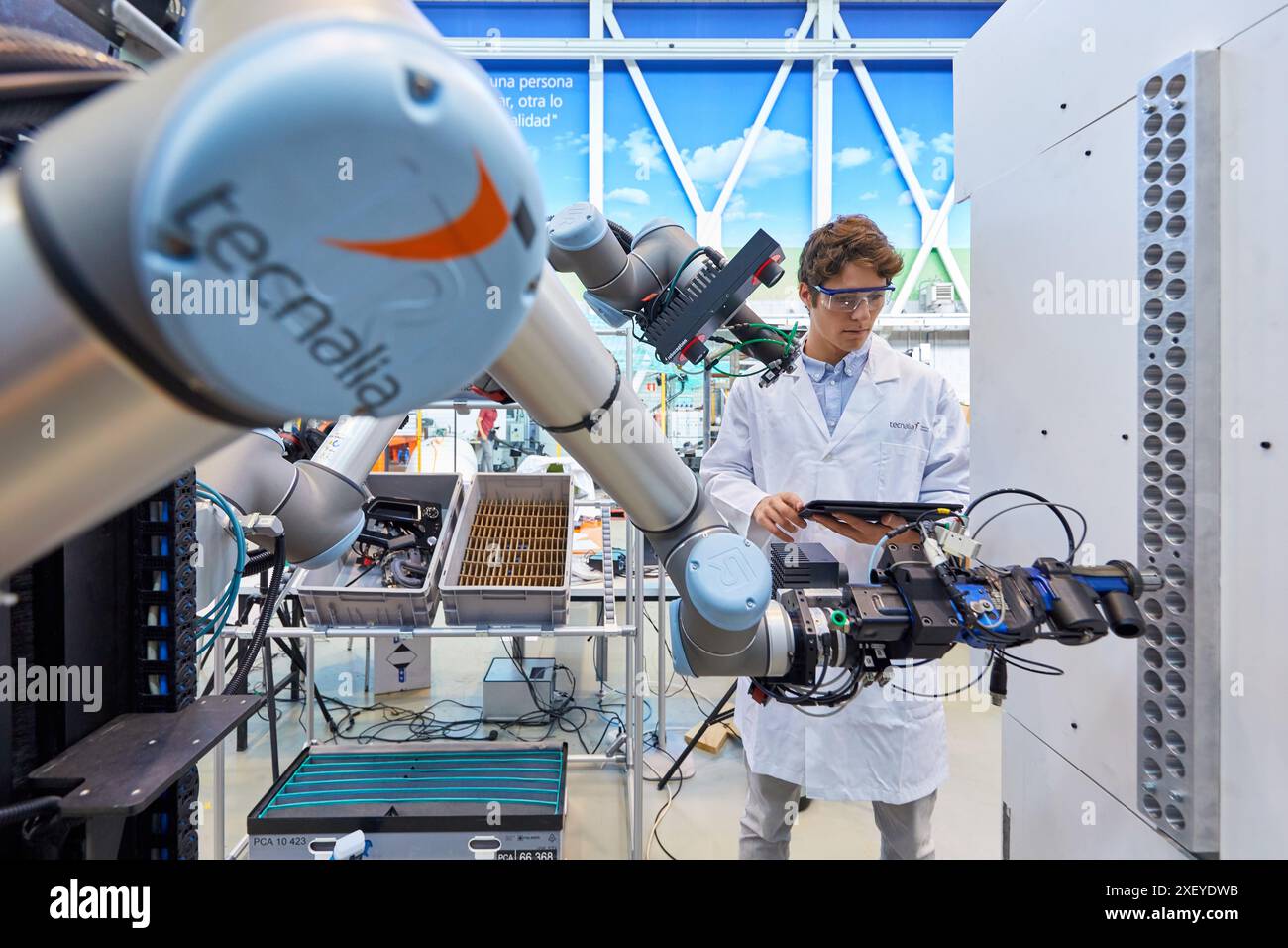 Use of flexible robotics in industrial manufacturing processes, Mobile ...