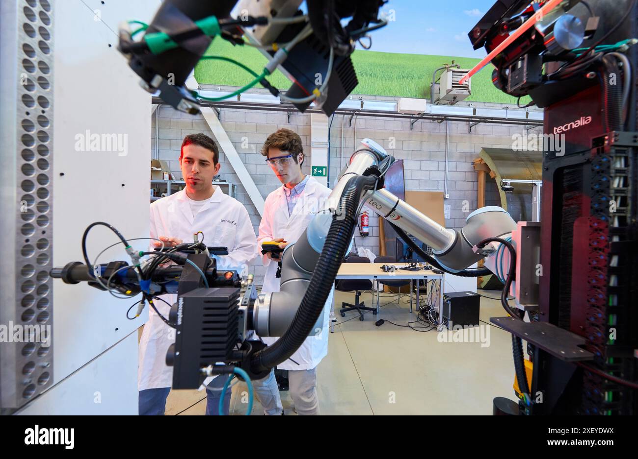 Use of flexible robotics in industrial manufacturing processes, Mobile ...