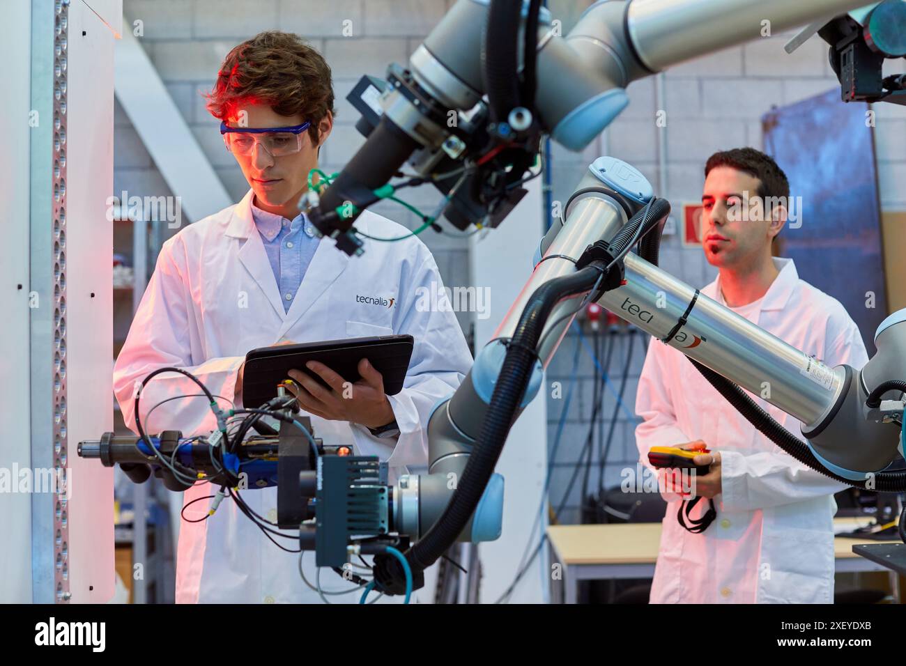 Use of flexible robotics in industrial manufacturing processes, Mobile ...