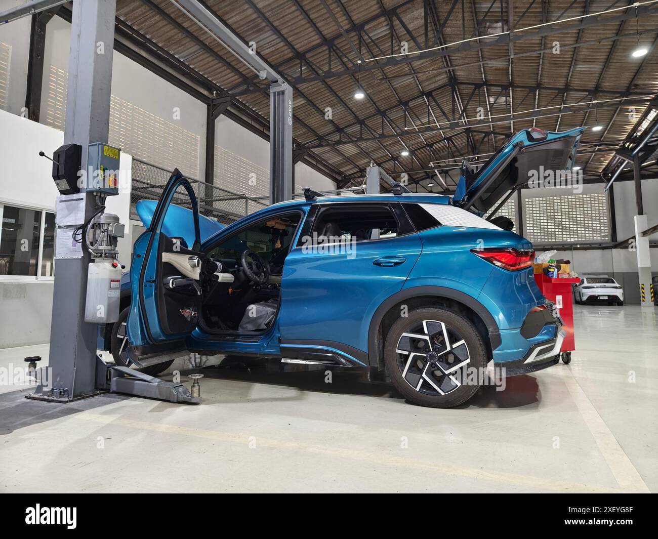 Chassis overhaul hi-res stock photography and images - Alamy