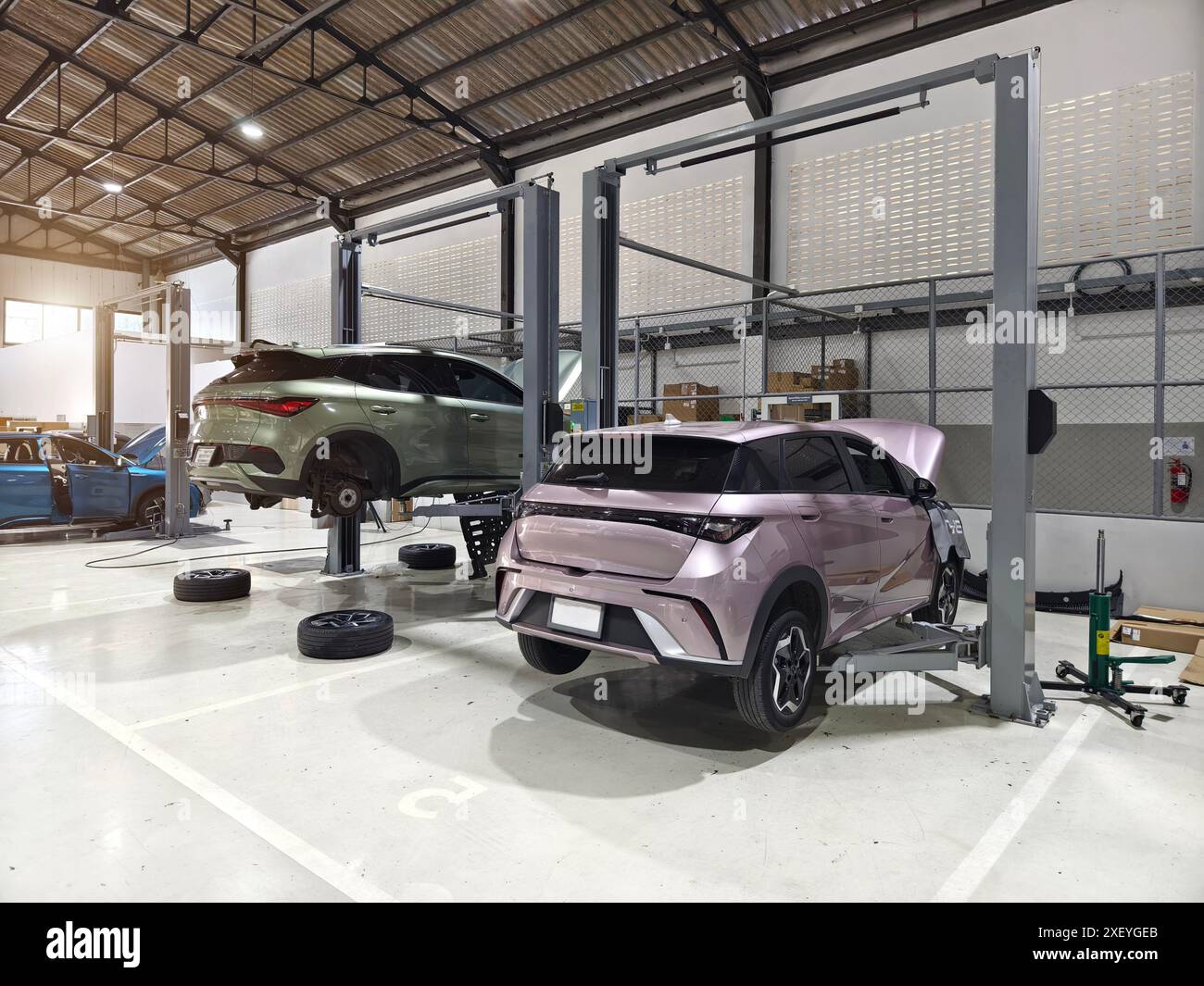 Raised chassis hi-res stock photography and images - Alamy