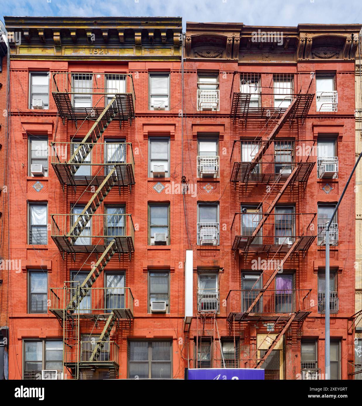 Big red brick buildings hi-res stock photography and images - Alamy