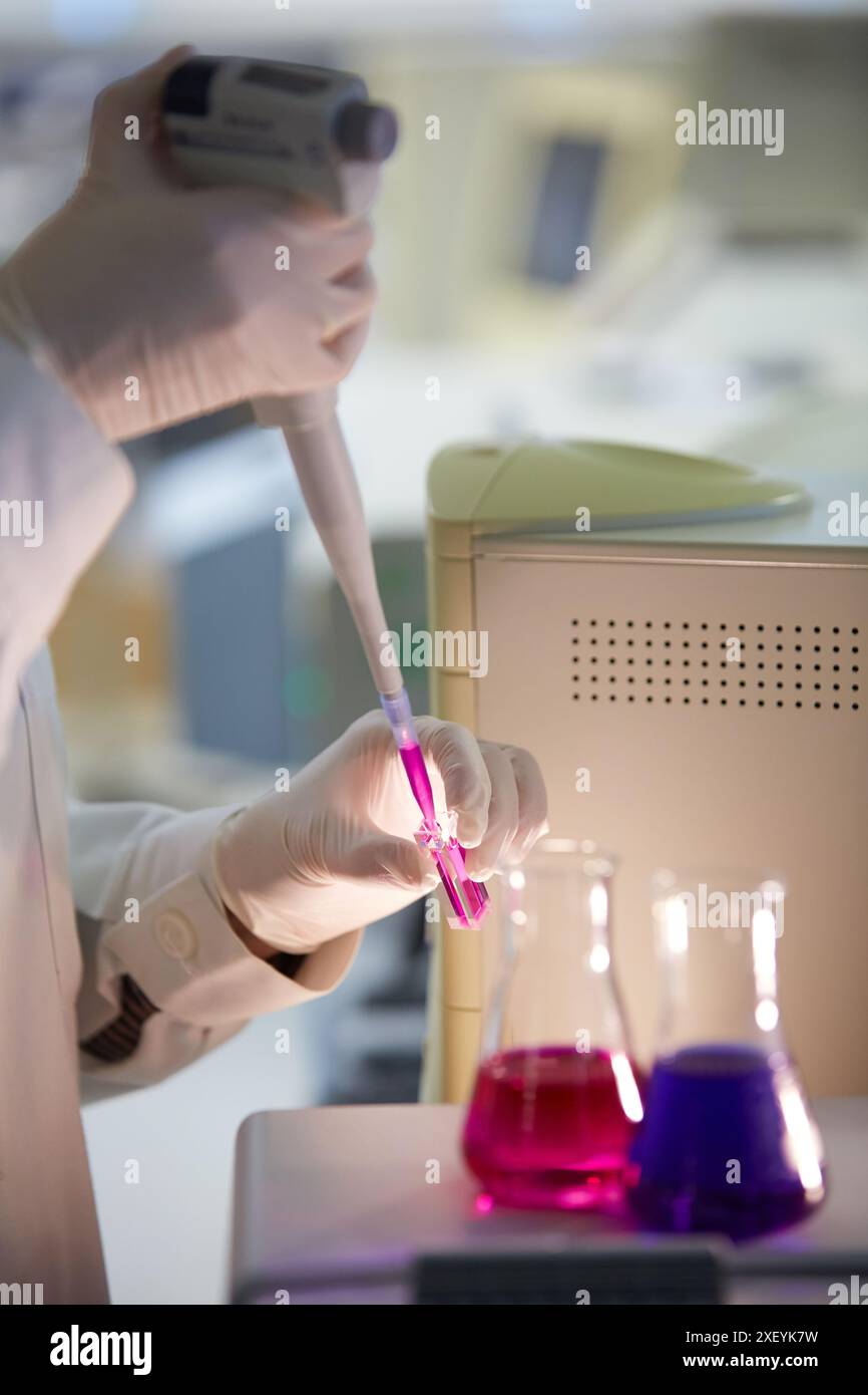Uv spectrophotometer hi-res stock photography and images - Alamy