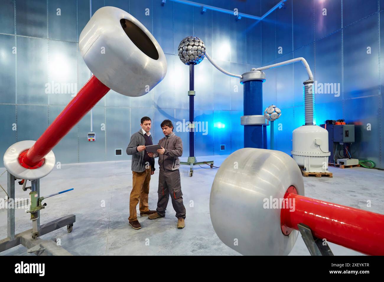 Faraday cage high voltage hi-res stock photography and images - Alamy