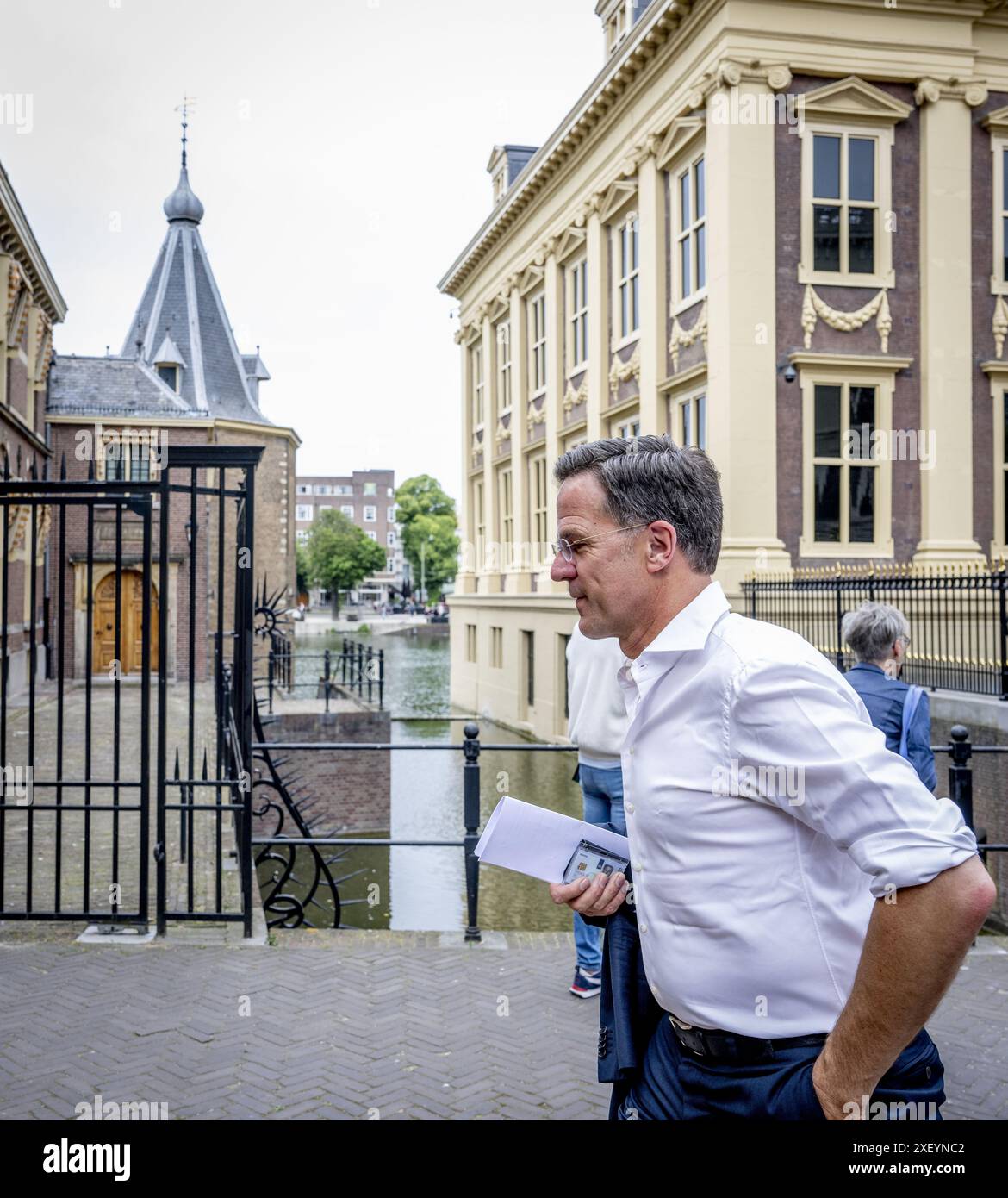 THE HAGUE - Outgoing Prime Minister Mark Rutte arrives at the Torentje ...
