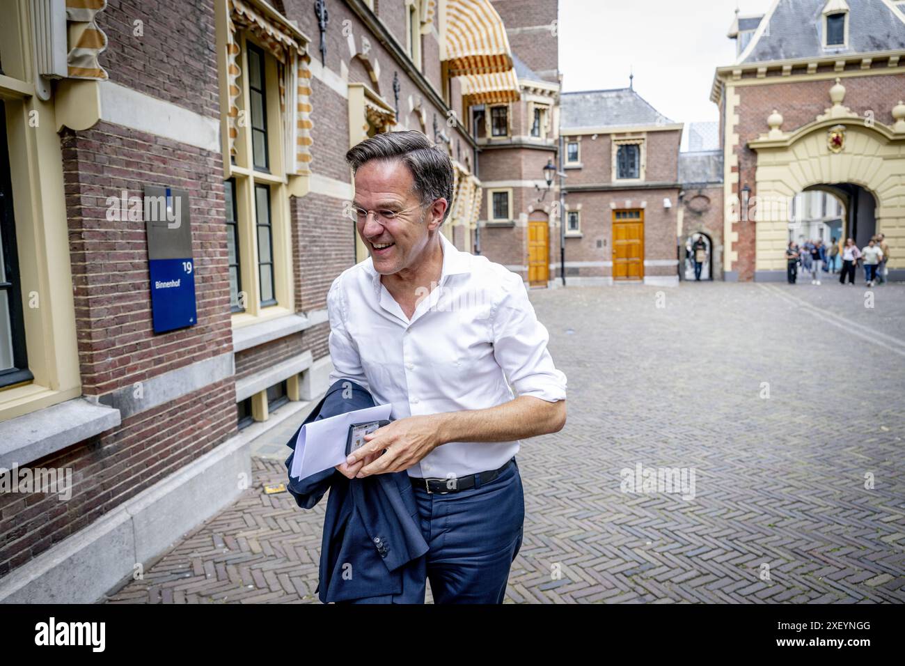 THE HAGUE - Outgoing Prime Minister Mark Rutte arrives at the Torentje ...