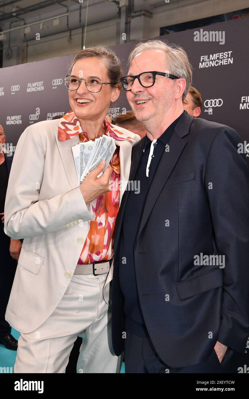 Natja Brunckhorst und Olli Dittrich bei der Eroeffnung vom 41. Filmfest ...