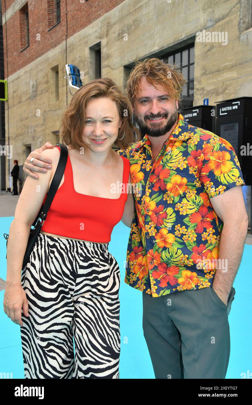 Katherina Goebel und Daniel Christensen bei der Eroeffnung vom 41. Filmfest Muenchen mit der ...