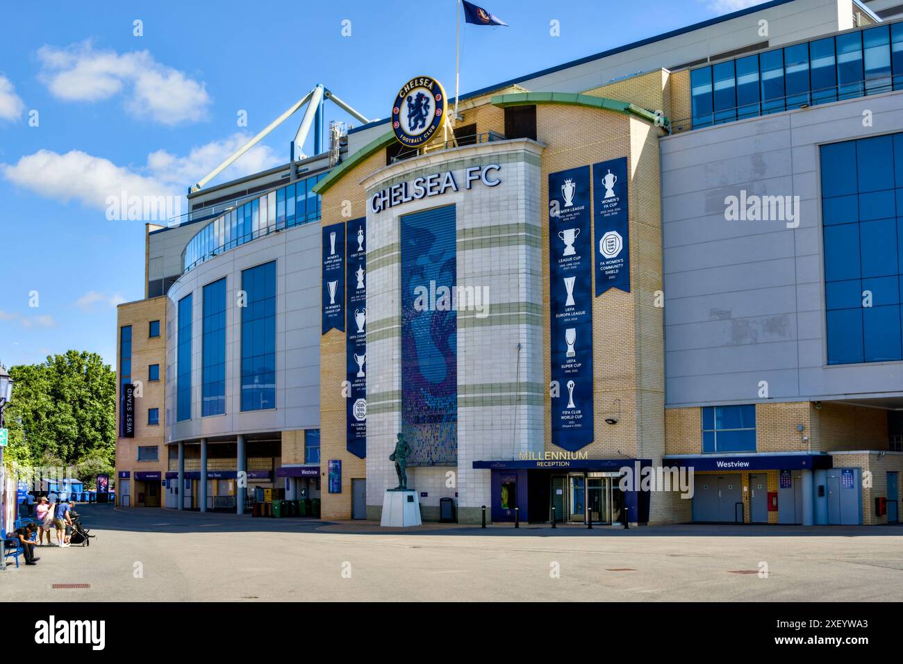 Hammersmith fc hi-res stock photography and images - Alamy