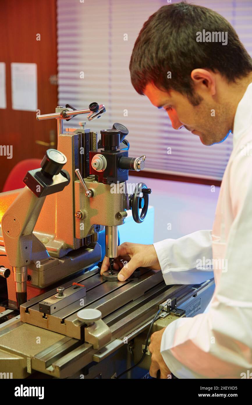 Universal measures three coordinates. Calibrations service. Dimensional ...