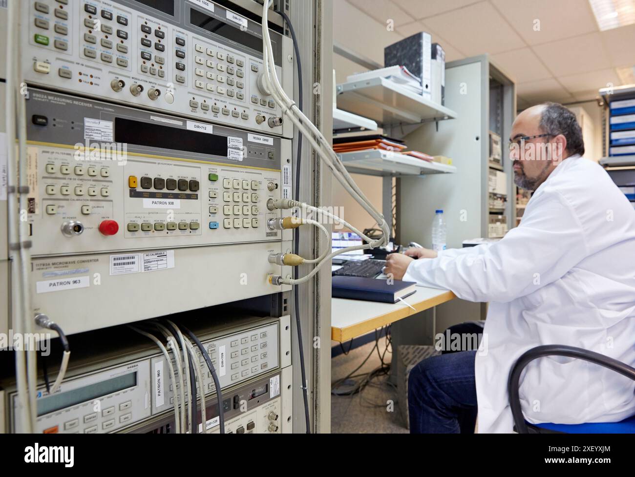 Network Analyzer high frequency. Calibration of passive components ...
