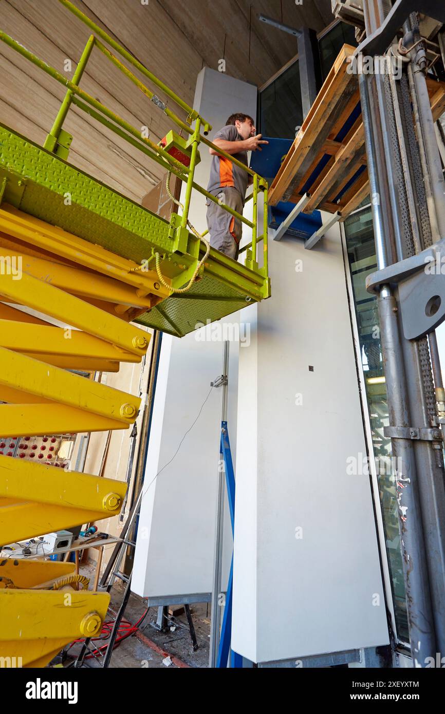 Mechanical Testing of building facades. Curtain walls. Architectural ...