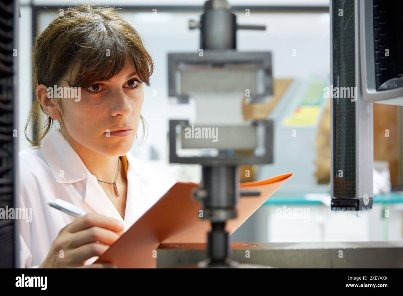 Silicone tensile test. Homologation of architectural elements ...