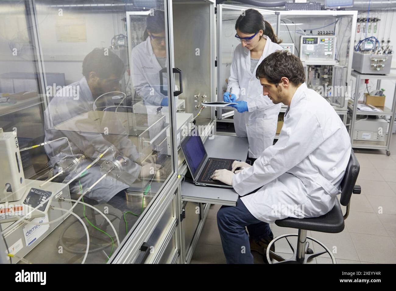 Membrane reactor hi-res stock photography and images - Alamy