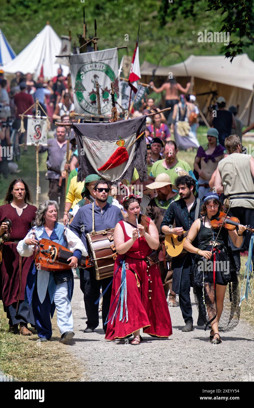 Mittelalterliche musiker hi-res stock photography and images - Alamy