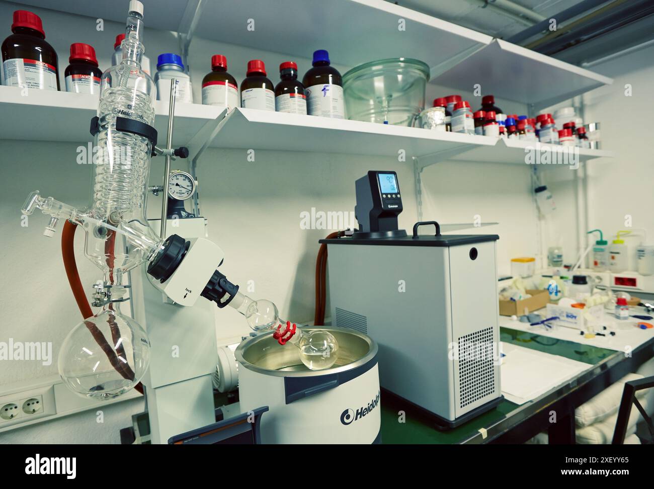 Solvent evaporation hi-res stock photography and images - Alamy