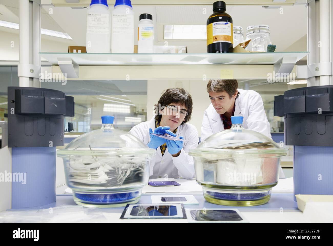 Characterization laboratory solar cells. Energy and Environment ...