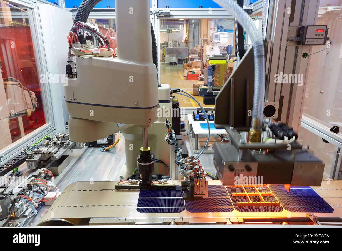 Solar cell manufacturing machine hi-res stock photography and images ...