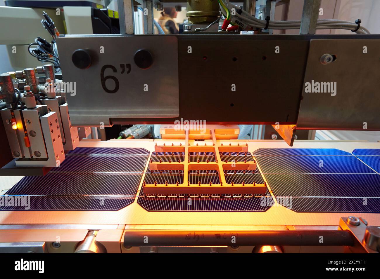 Equipment manufacturing photovoltaic cell strings. For joining and ...