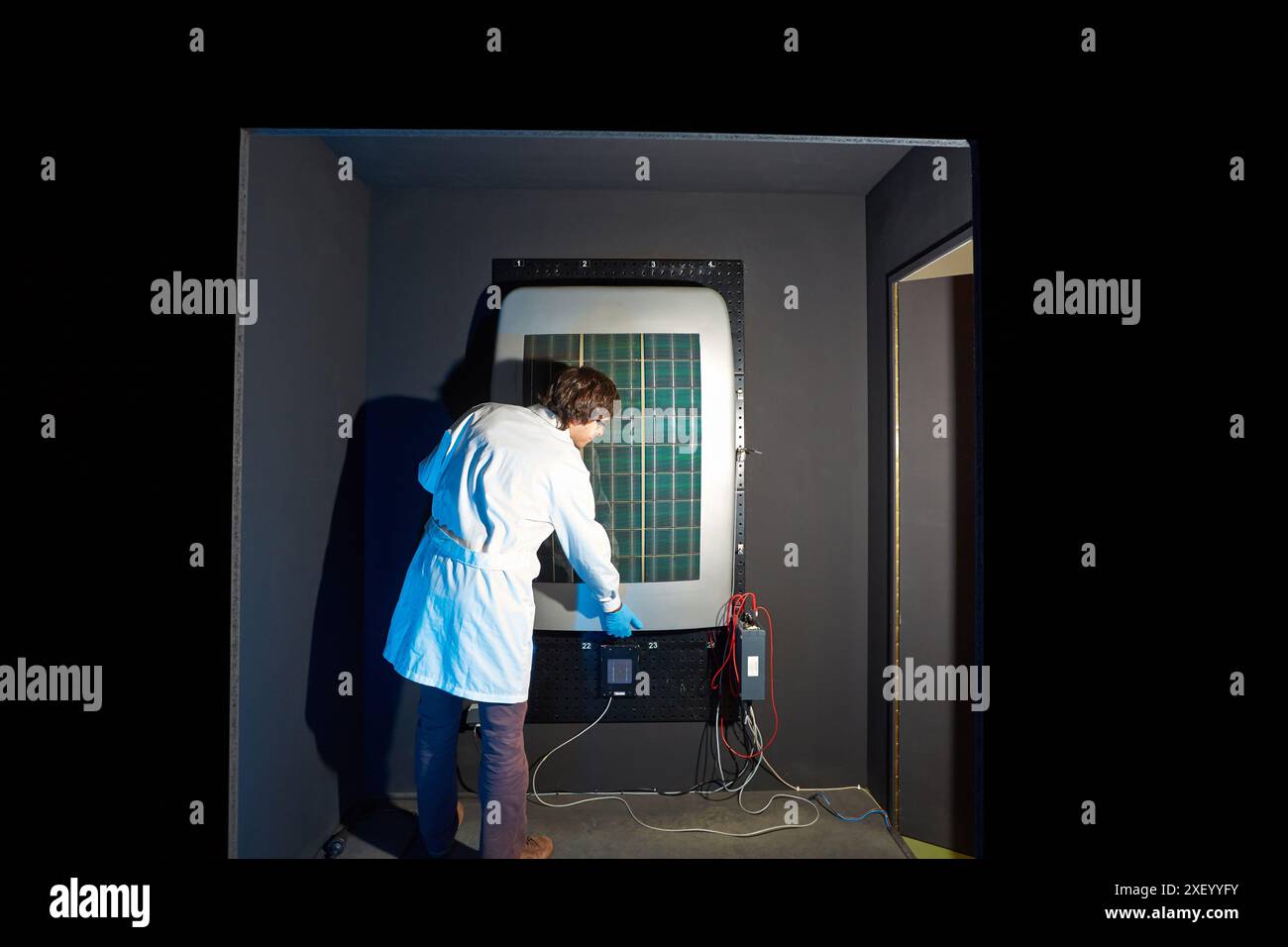 Solar Simulator. Tests to measure the efficiency of modules and solar ...