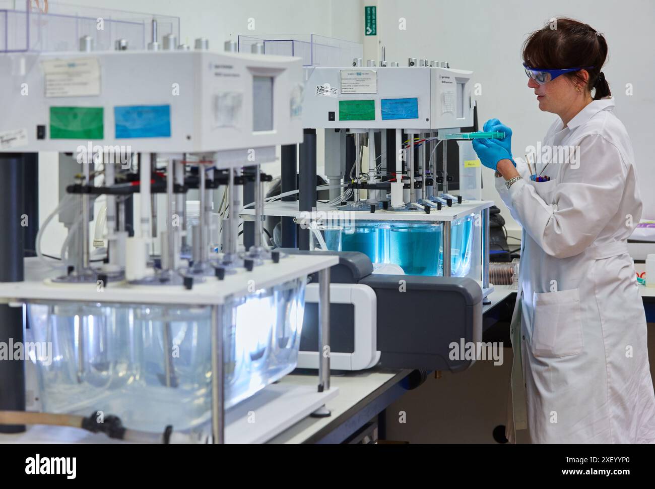 Dissolvers. Dissolution apparatus. Pharmaceutical Development ...